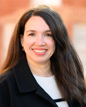 Maria Saez Tatman : Washington and Lee University